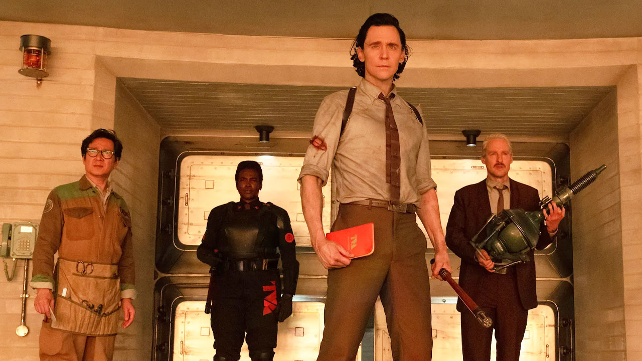 Ke Huy Quan on Lessons He Learned from Tom Hiddleston on 'Loki" - Daily ...